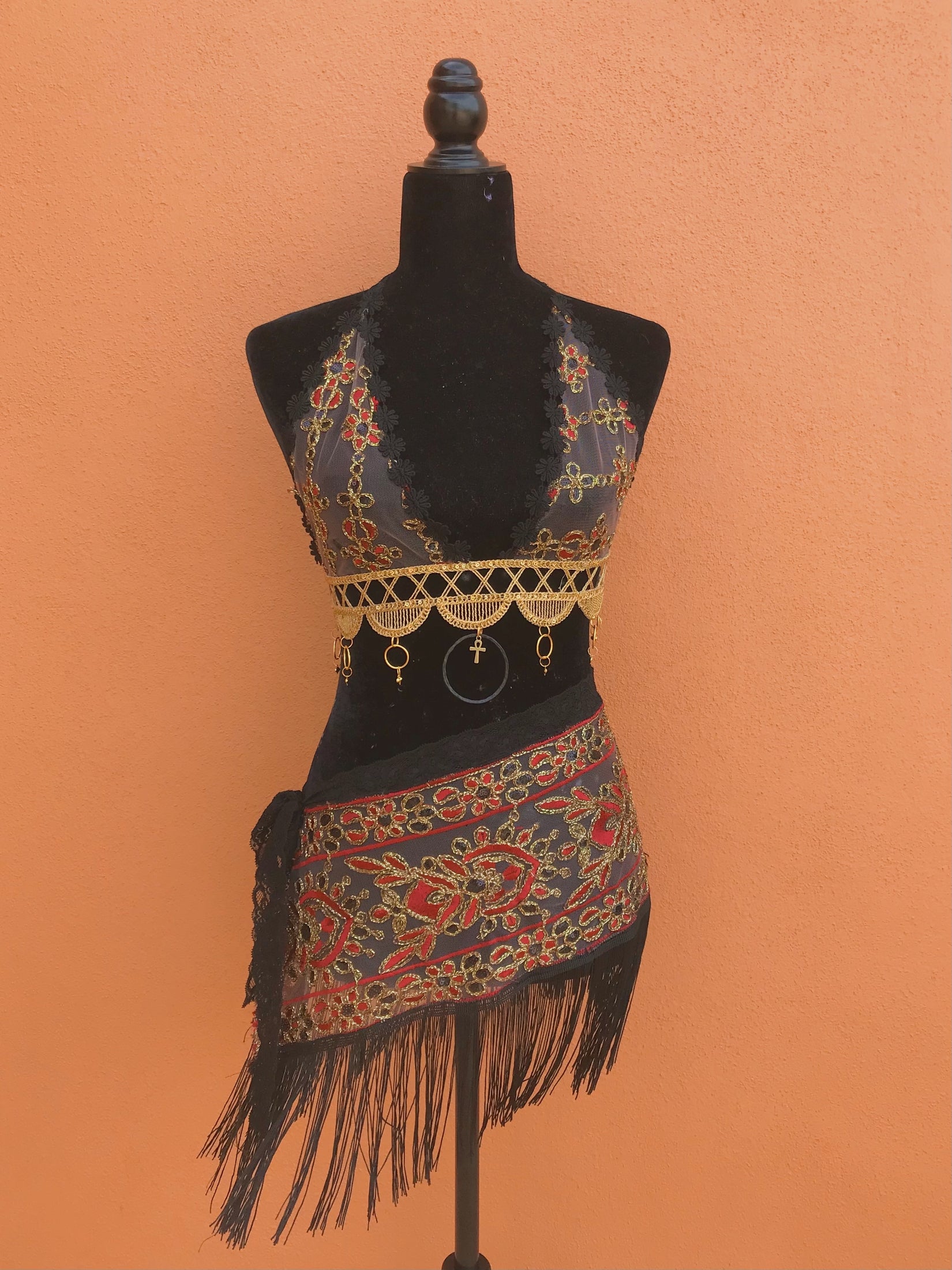 Om el Donya Set – QueensofRa